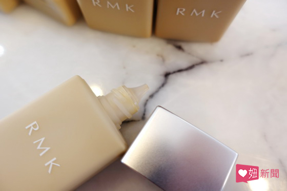 妞直擊：唇彩、底妝界的專家又出手了！打造極限妝感的RMK、Dior超話題新品 | RMK、DIOR、迪奧、唇蜜、唇彩 | 健康與健身 |美人計 | 妞新聞 niusnews