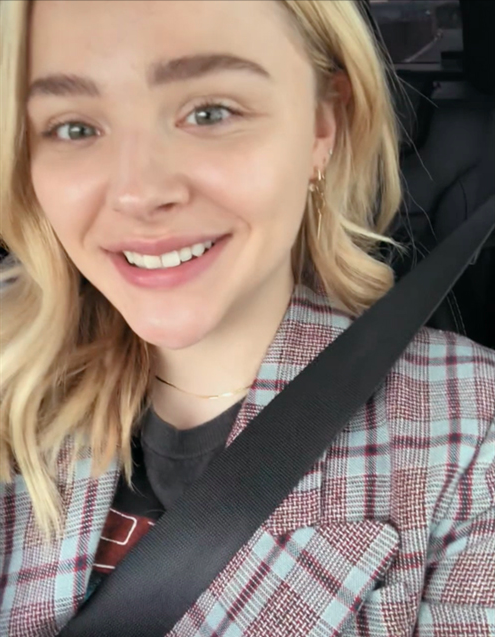 「裸肌是一個很潮的趨勢！」超殺女Chloe自信挑戰無底妝拍攝。 | 青春露、 SKⅡ、 保養、肌膚、無瑕 | 妞特企 | 美人計 | 妞新聞 ...