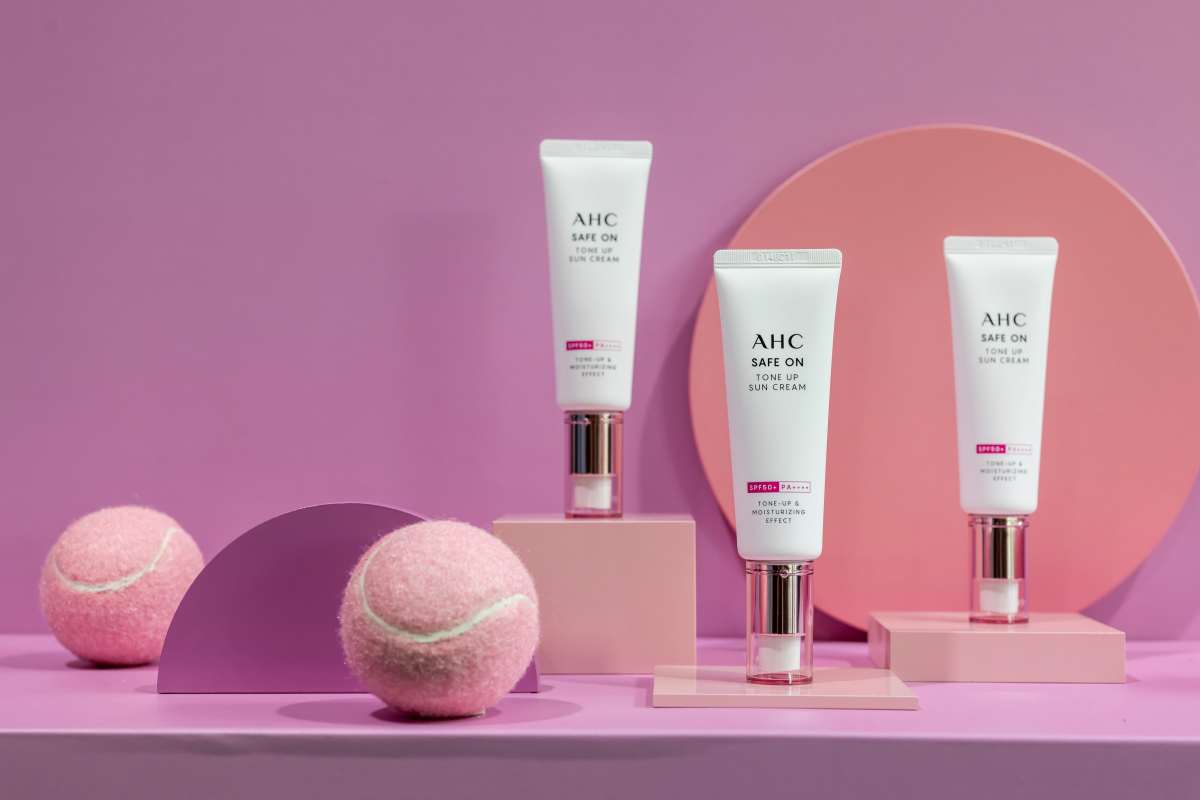 防曬女王 AHC！彩妝天后X奧運國手首選，全新強曬殺手-小黑盾防曬棒極致登場 | | 品牌新聞 | 妞新聞 niusnews