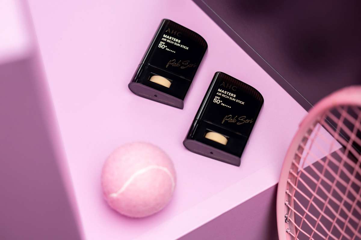 防曬女王 AHC！彩妝天后X奧運國手首選，全新強曬殺手-小黑盾防曬棒極致登場 | | 品牌新聞 | 妞新聞 niusnews