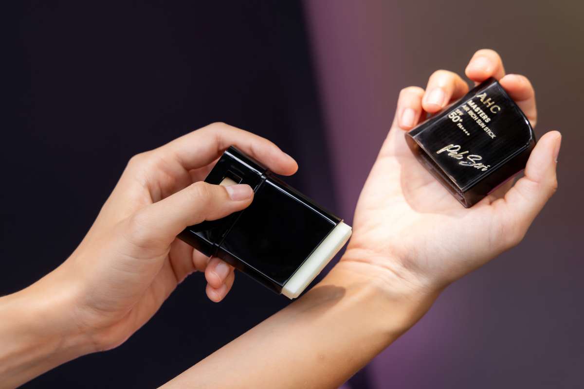 防曬女王 AHC！彩妝天后X奧運國手首選，全新強曬殺手-小黑盾防曬棒極致登場 | | 品牌新聞 | 妞新聞 niusnews