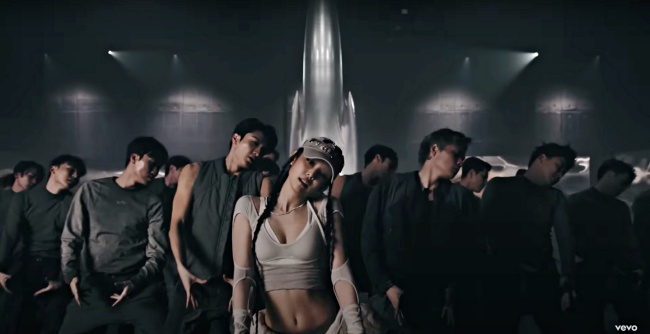 Jennie新歌MV〈Like JENNIE〉公開！「穿Kitty胸衣」露川字腹肌辣舞，最後反轉萌暈全網 | Jennie水豚、Jennieruby專輯、Jennie新歌MV、Jennie新歌 ...